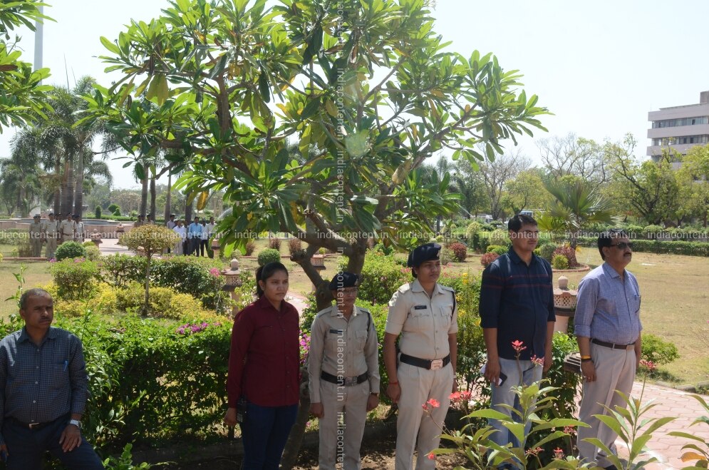Buy First Working Day Of Every Month Vande Mataram With Police Band 