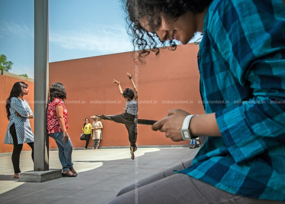 Buy Lady Shri Ram College Pictures, Images, Photos By Bandeep Singh ...