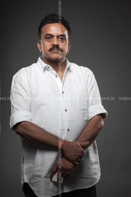 Buy MOTILAL PORWAL WITH SON RISHI AND WIFE ARUNA Pictures, Images ...