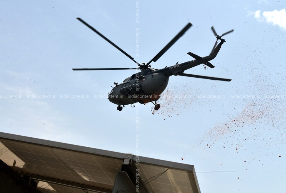 Buy Indian Army and Air Force show gratitude towards frontline warriors ...