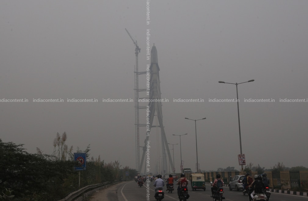 Buy Air Pollution in Delhi Pictures, Images, Photos By Qamar Sibtain ...