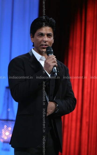 Buy Bollywood Actor Shahrukh Khan Shah Rukh Khan celebrating Yash ...