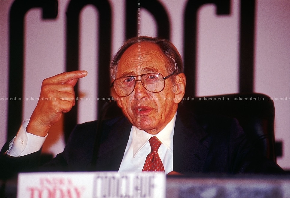 Buy ALVIN TOFFLER Pictures, Images, Photos By SHOME BASU - Archival ...