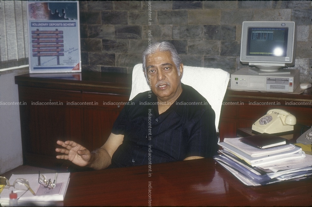 Buy Images of mj pherwani, Search Photos of mj pherwani, mj pherwani ...