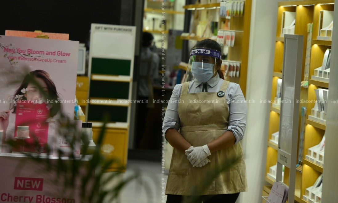 Buy Select City Walk mall opens during Unlock 1 Pictures, Images ...