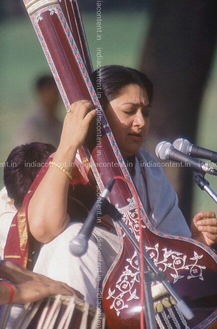 Buy Indian Singer Shubha Mudgal Pictures, Images, Photos By Dilip ...