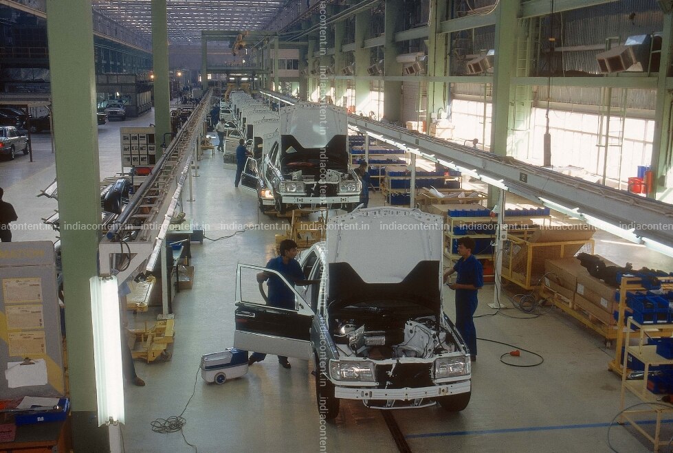 Buy MERCEDES BENZ ASSEMBLY LINE Pictures, Images, Photos By HEMANT ...