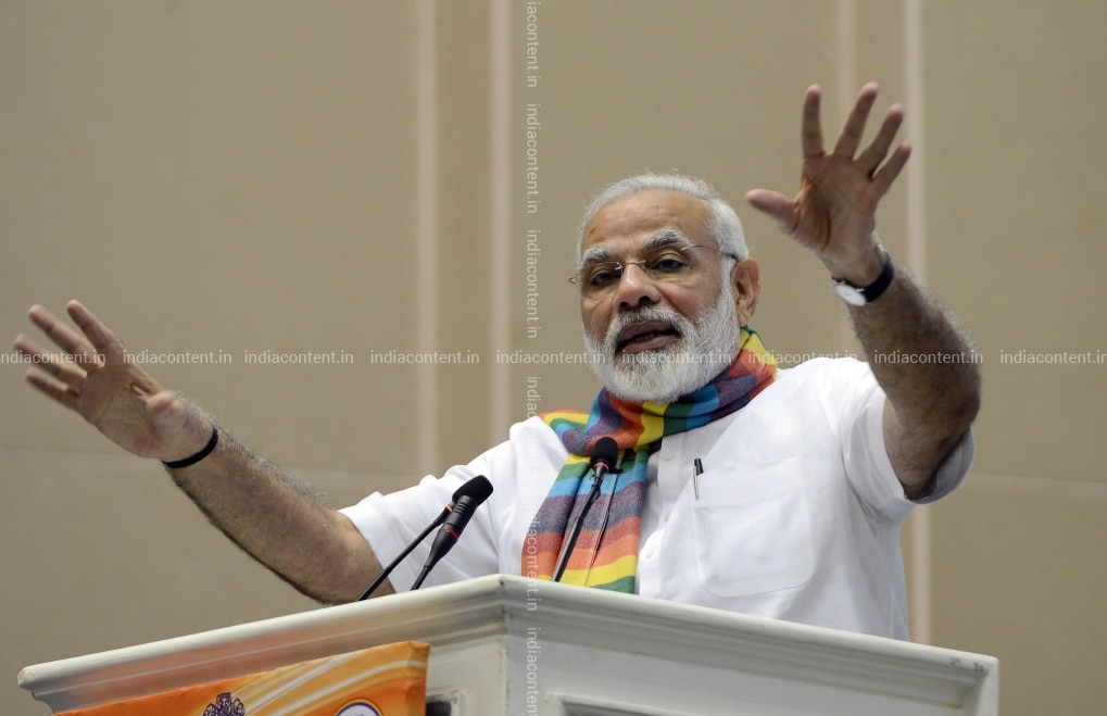 Buy Birth Centenary Celebration of Laxman Rao Inamdar Pictures, Images ...