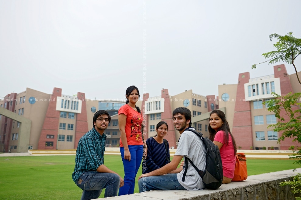 Buy Manav Rachna International University Pictures, Images, Photos By M ...