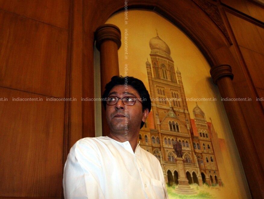 Buy Raj Thackeray submits memorandum on water crisis Pictures, Images ...