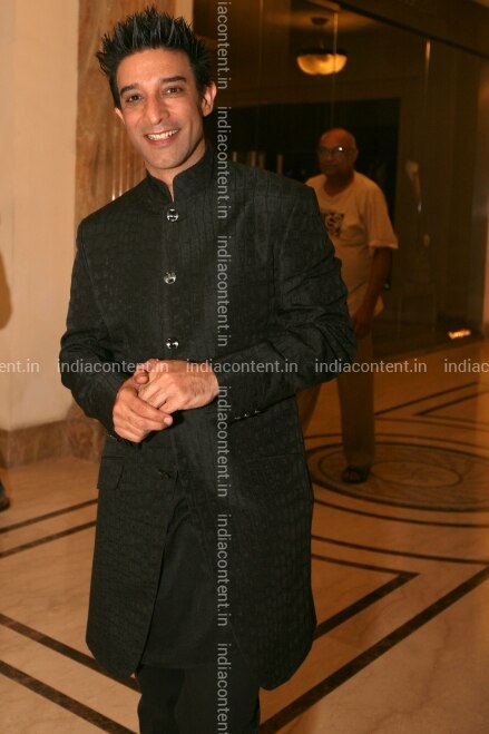 Buy Suneet Varma celebrating 25 years in fashion industry Pictures ...