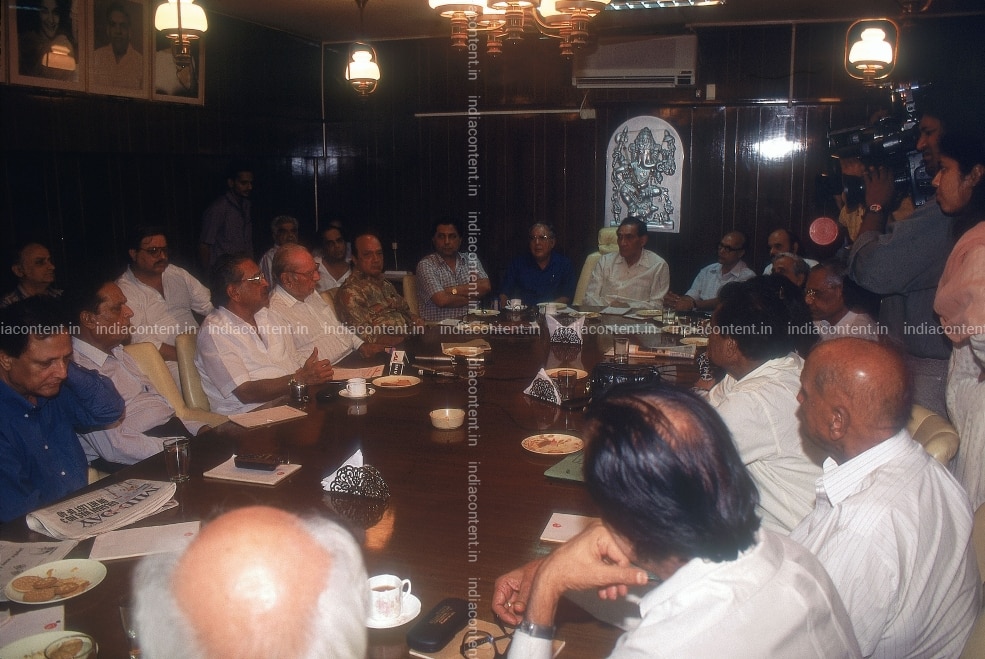 Buy Filmmakers Association meeting on Gulshan Kumar killing by ...