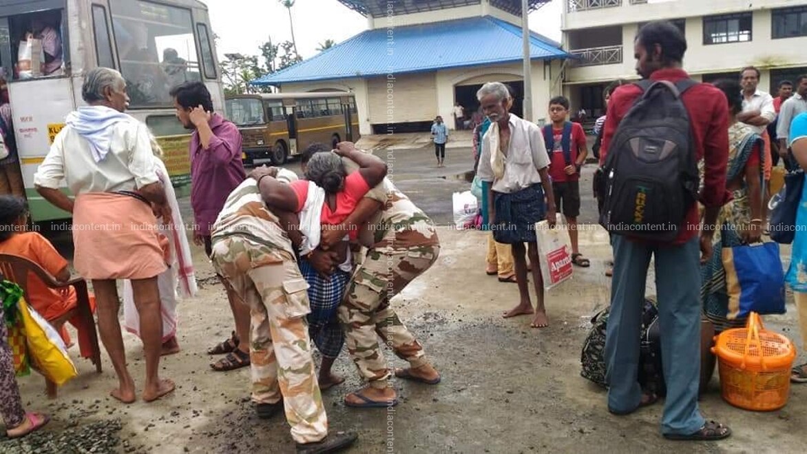 Buy Kerala Rescue operations underway in Keralas flood affected ...