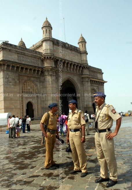 Buy Mumbai Police patrolling Pictures, Images, Photos By Mandar Deodhar ...