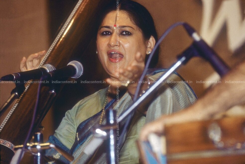 Buy SUBHA MUDGAL Pictures, Images, Photos By BANDEEP SINGH - Archival ...