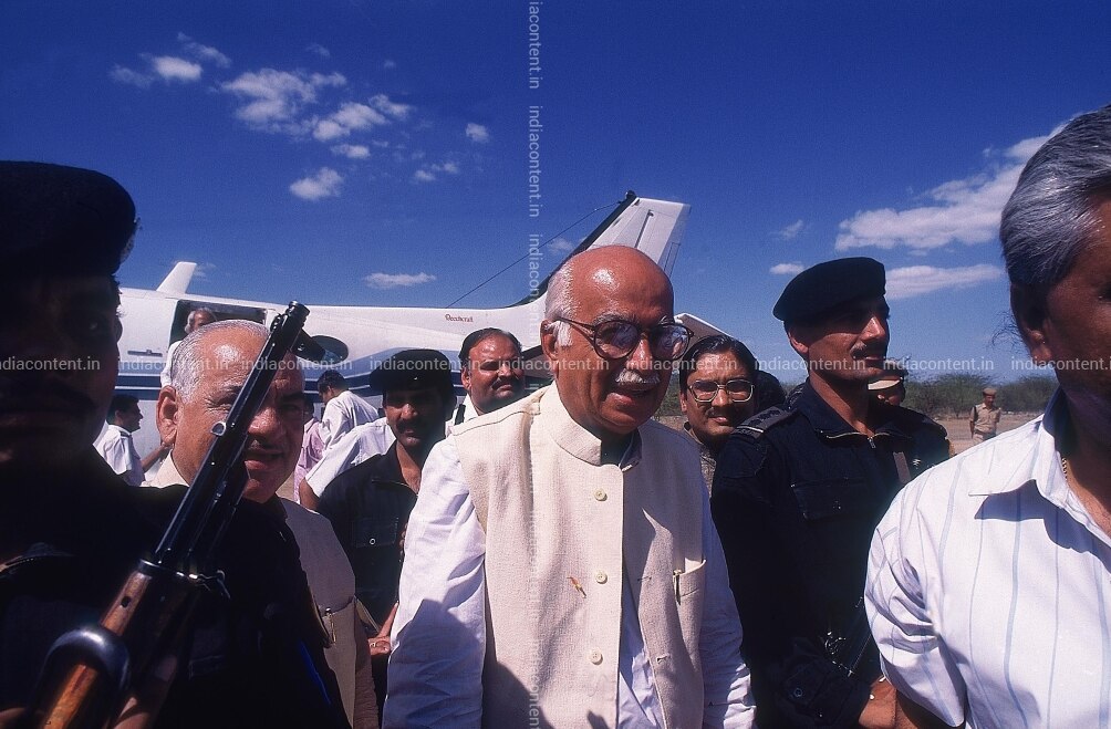 Buy Politician Lal Krishna Advani Pictures, Images, Photos By India ...