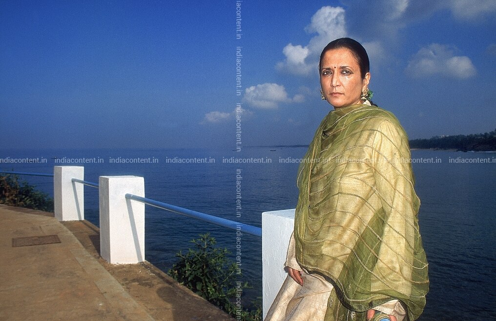 Buy Famous writer Geeta Mehta Pictures, Images, Photos By India Today ...