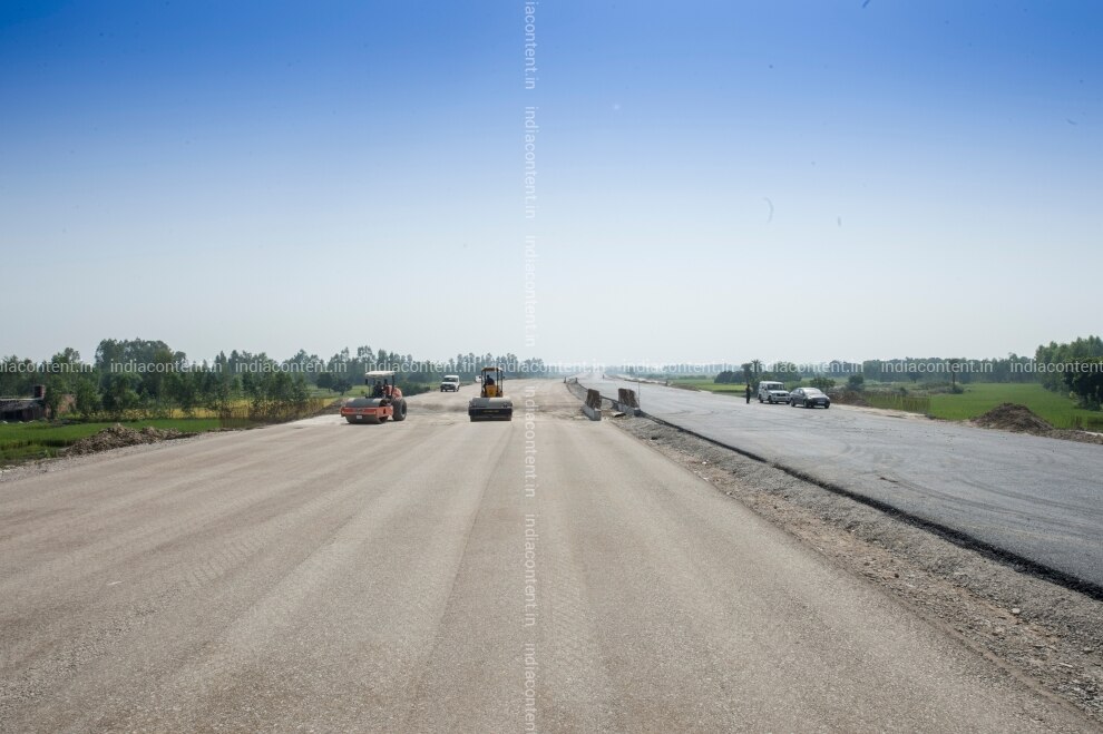 Buy Agra Lucknow Highway Pictures, Images, Photos By Maneesh Agnihotri ...