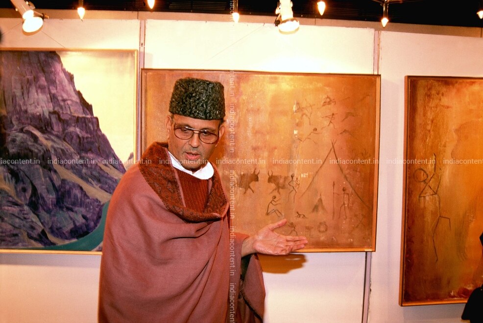 Buy Vishwanath Pratap Singh former Prime Minister with his Paintings ...