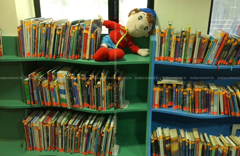 Buy BRITISH COUNCIL LIBRARY MUMBAI Pictures, Images, Photos By BHASKAR ...