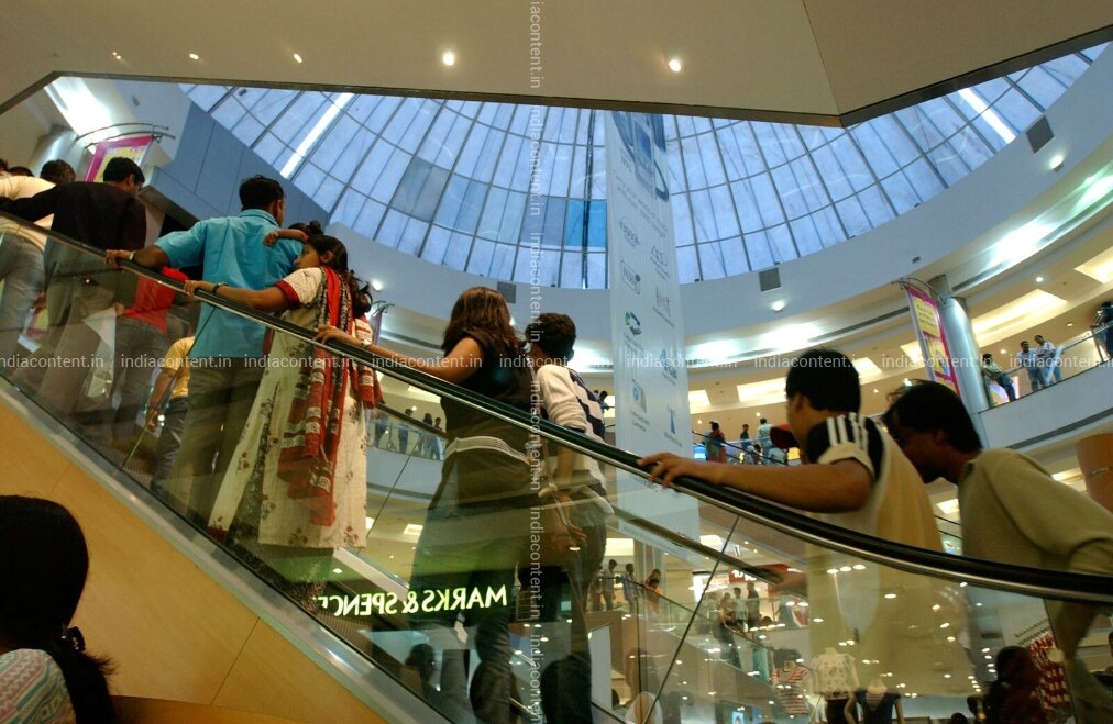 Buy MUMBAI HYPERCITY Pictures, Images, Photos By BHASKAR PAUL - News ...