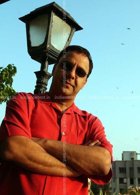 Buy VIDHU VINOD CHOPRA FILM DIRECTOR Pictures, Images, Photos By ...