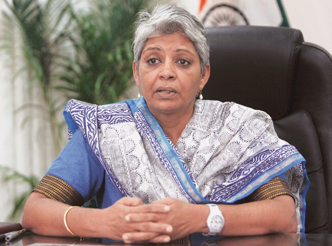 Govt removes Tihar DG for erecting own statute in jail - India Today