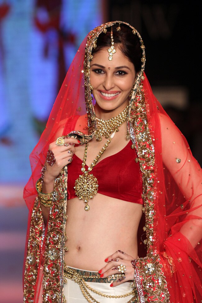 Dazzling Bollywood Brides At IIJW 2014 dazzling-bollywood-brides-at-iijw-2014