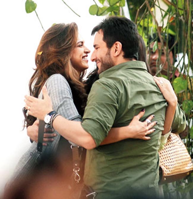 Deepika Padukone dons bikini for Cocktail