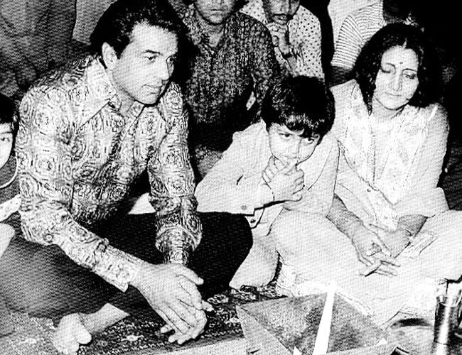 A sneak peek into Dharmendra's personal family album