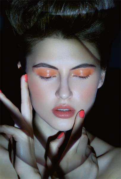 Hot eye shades to look sexy