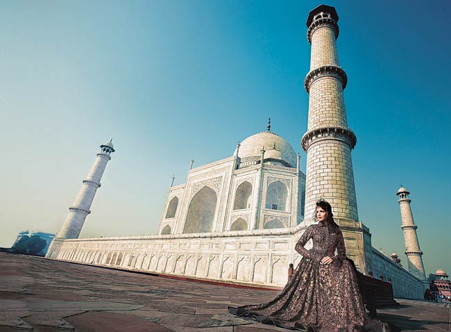 Fashion world's tribute to the Taj
