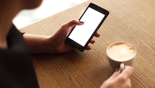 Living alone? Top 5 apps that you should have on your phone