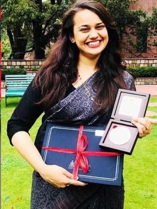 IAS अधिकारी कोणते काम आणि जबाबदाऱ्या हाताळतात माहितीये का?