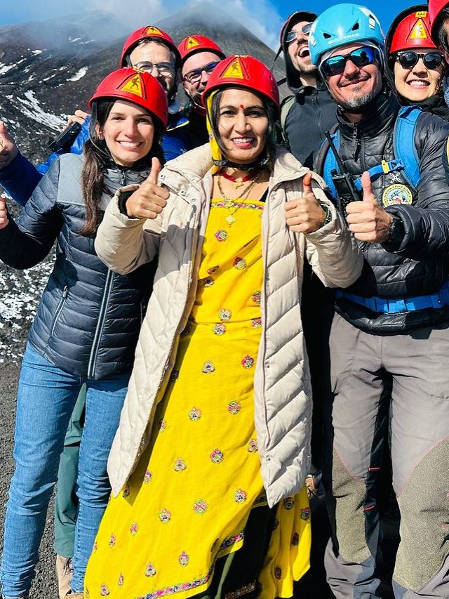 यूरोप के सबसे ऊंचे ज्वालामुखी पर पहुंंचकर धोली मीणा ने लहराया तिरंगा, देखें