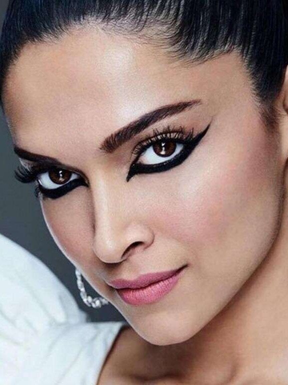 Get That Perfect Cat-Eye Makeup Look