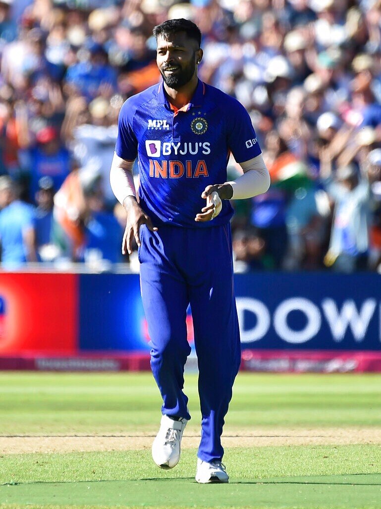 Hardiks all-round heroics in 3rd ODI