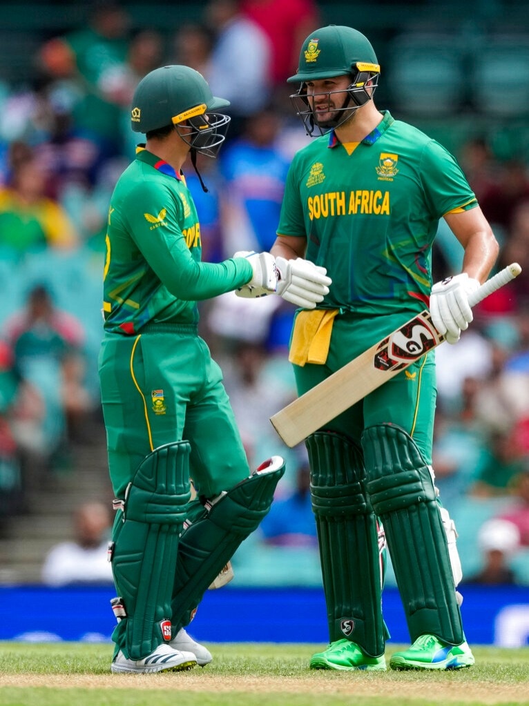 De Kock, Rossouw smash records at T20 WC