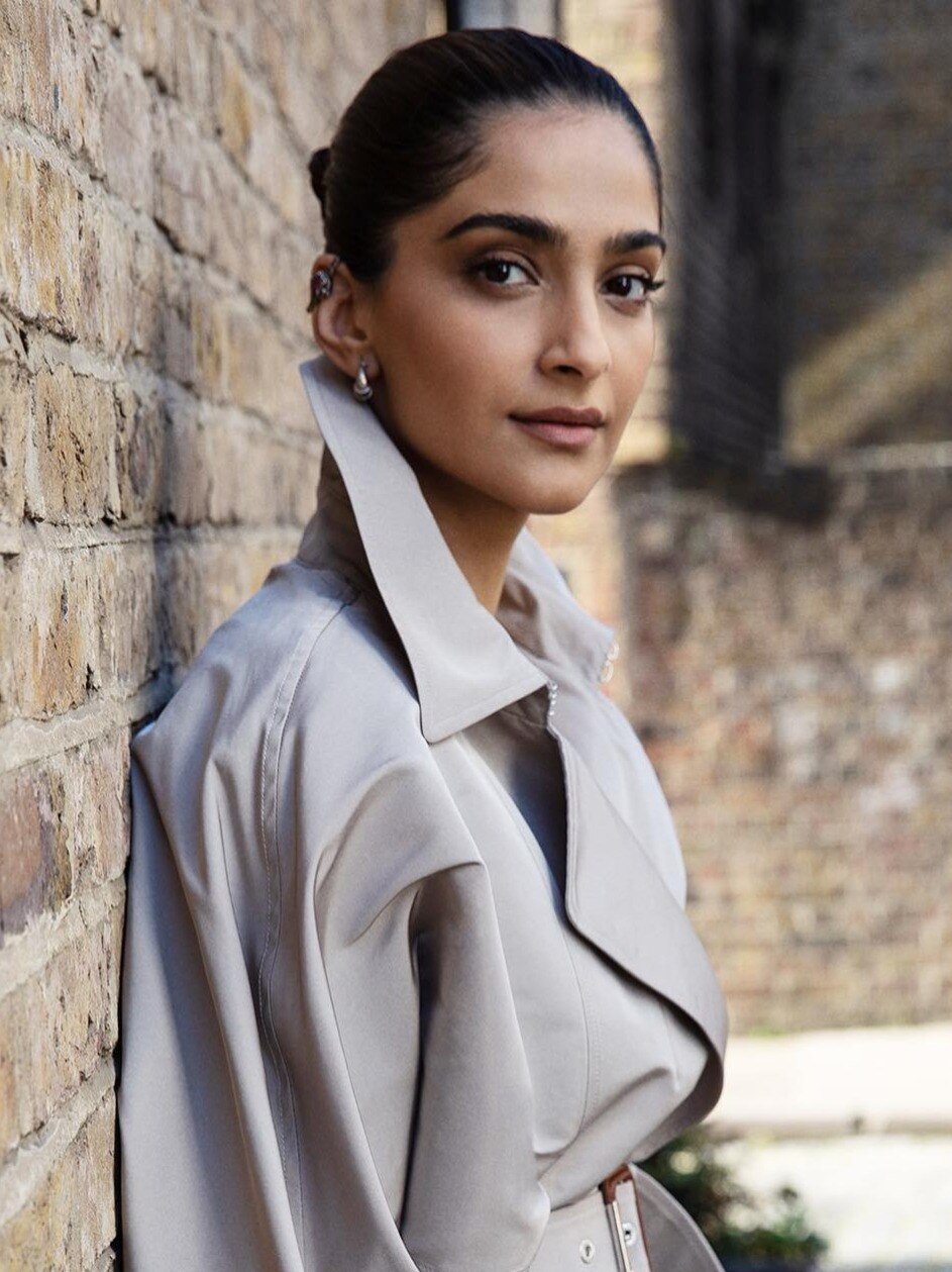 Sonam Kapoors Hydrating Face Pack