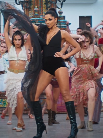 Hottie Deepika in Pathaan Trailer