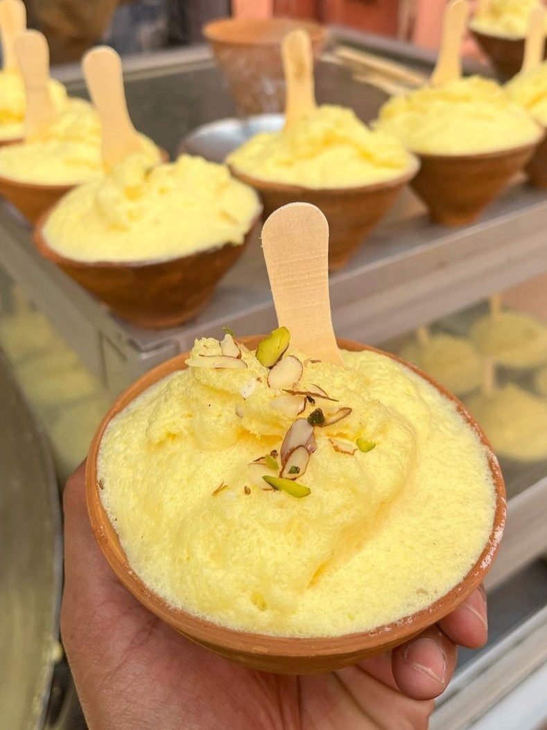 Khaike Malaiyo Banaras Wala!