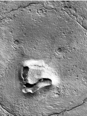 मंगल पर किसने बनाया भालू का चेहरा? देखें तस्वीर - Bear face discovered ...
