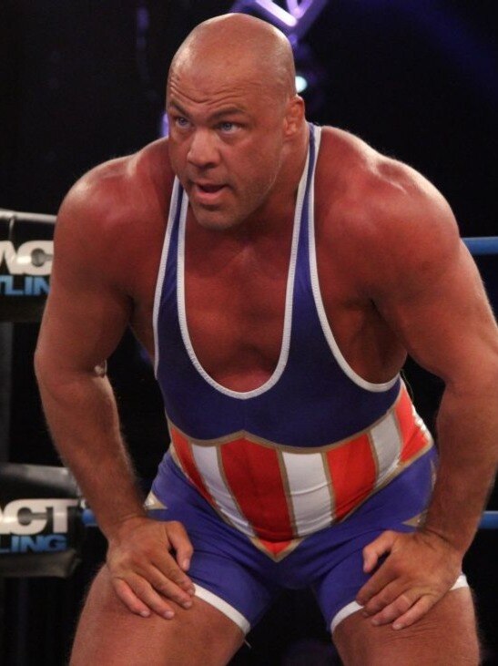 WWE का वो सुपरस्टार, जिसने कई बार गर्दन तुड़वाई, फिर भी ओलंपिक में गोल्ड जीता - Wwe superstar ...