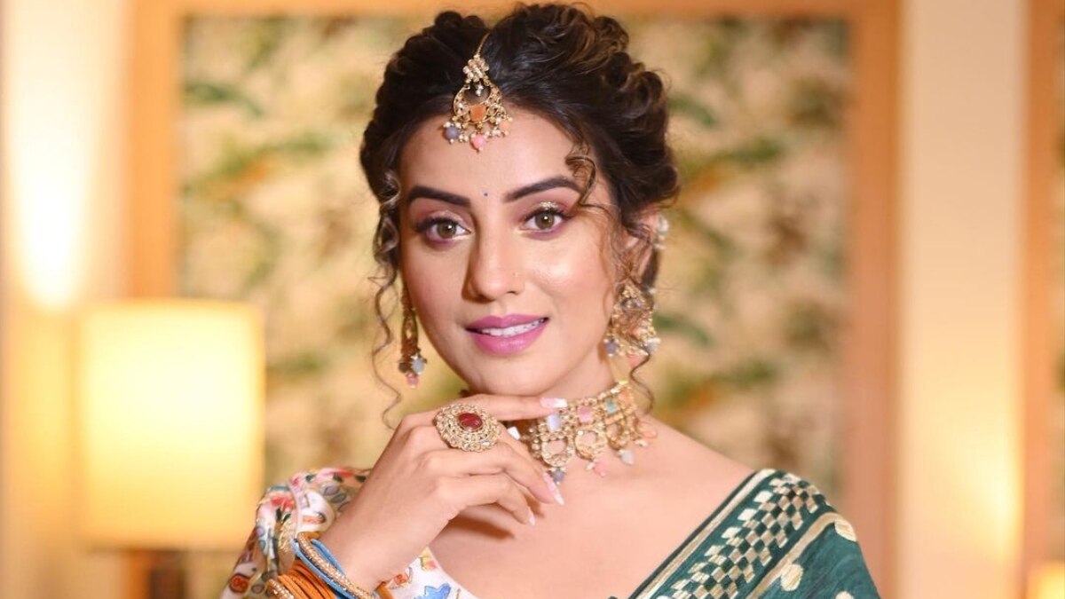 'लड़कियों को करते हैं जलील', अक्षरा सिंह का फूटा गुस्सा, पवन की तरफ इशारा - Akshara singh talks ...