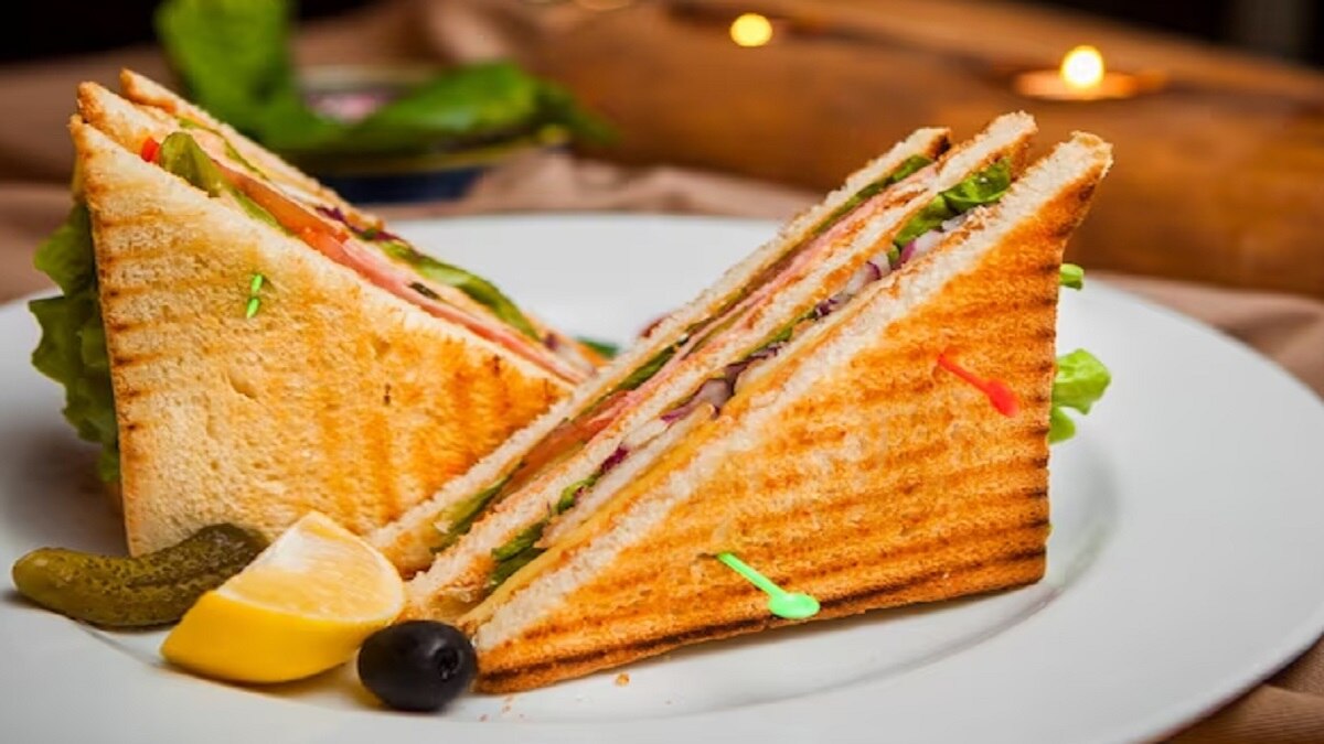 देर तक फ्रेश रहेगा सैंडविच, स्टफिंग करते वक्त याद रखें ये बातें ...