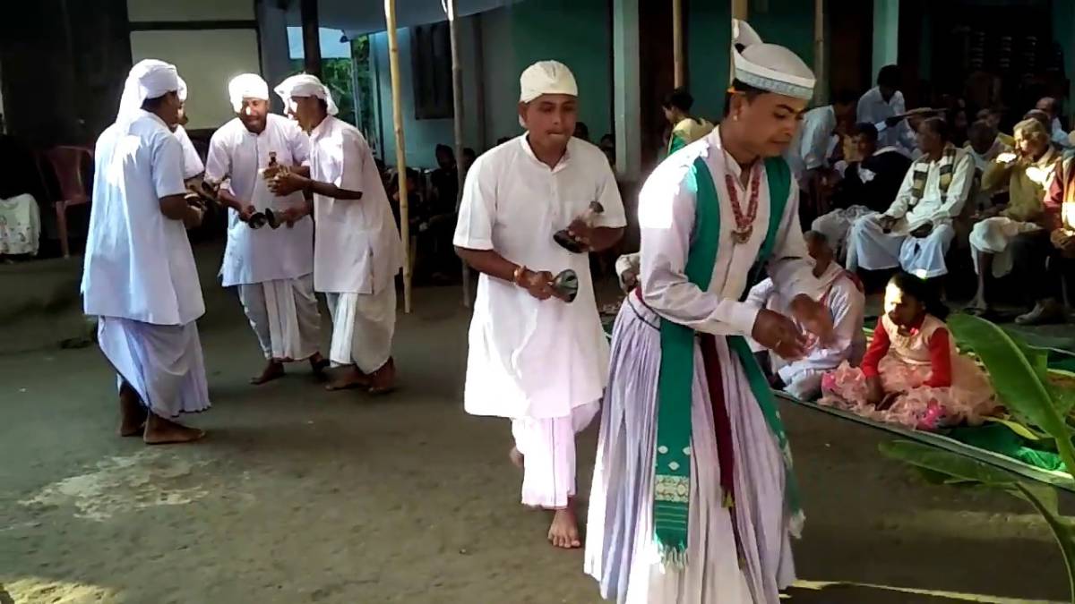 Ojapali - Knitting mythology with dialogue and dance narrative