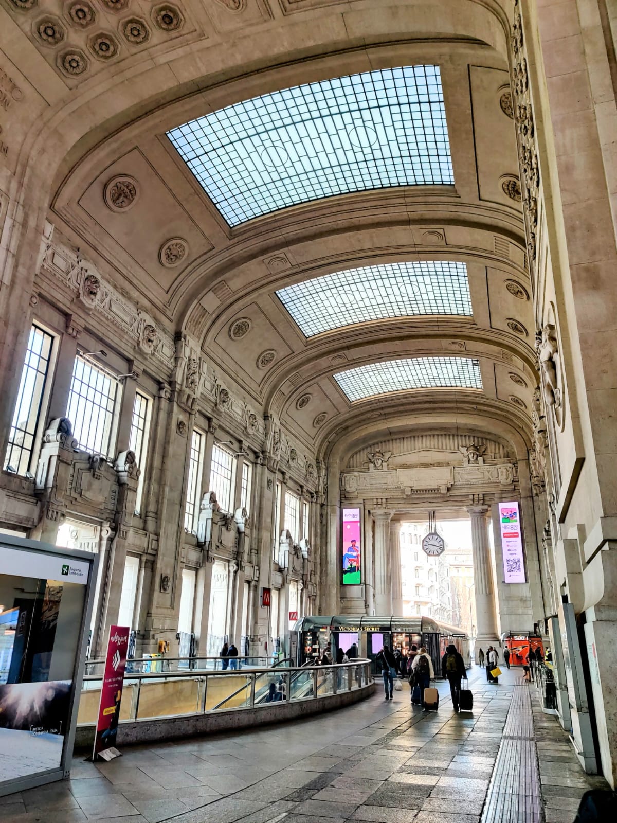 10 Most Beautiful Railway Stations