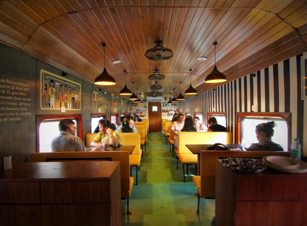 7 Incredible Train Restaurants In India