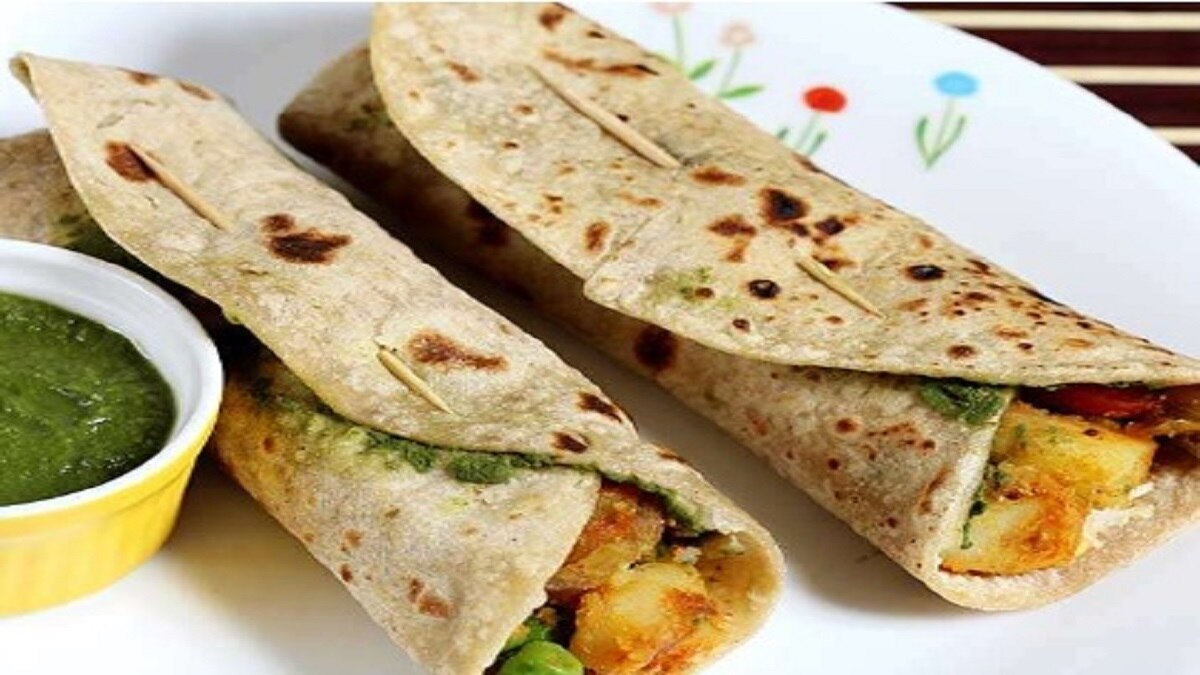 बची हुई रोटी से फटाफट बन जाएगा ये टेस्टी रोल, अभी नोट कर लें रेसिपी ...