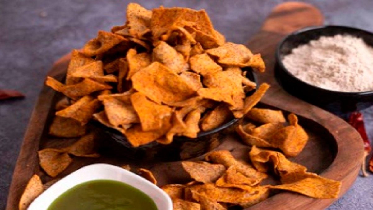 डाइटिंग के दौरान लगती है भूख? बनाकर स्टोर कर लें रागी के हेल्दी चिप्स - Ragi chips recipe ...